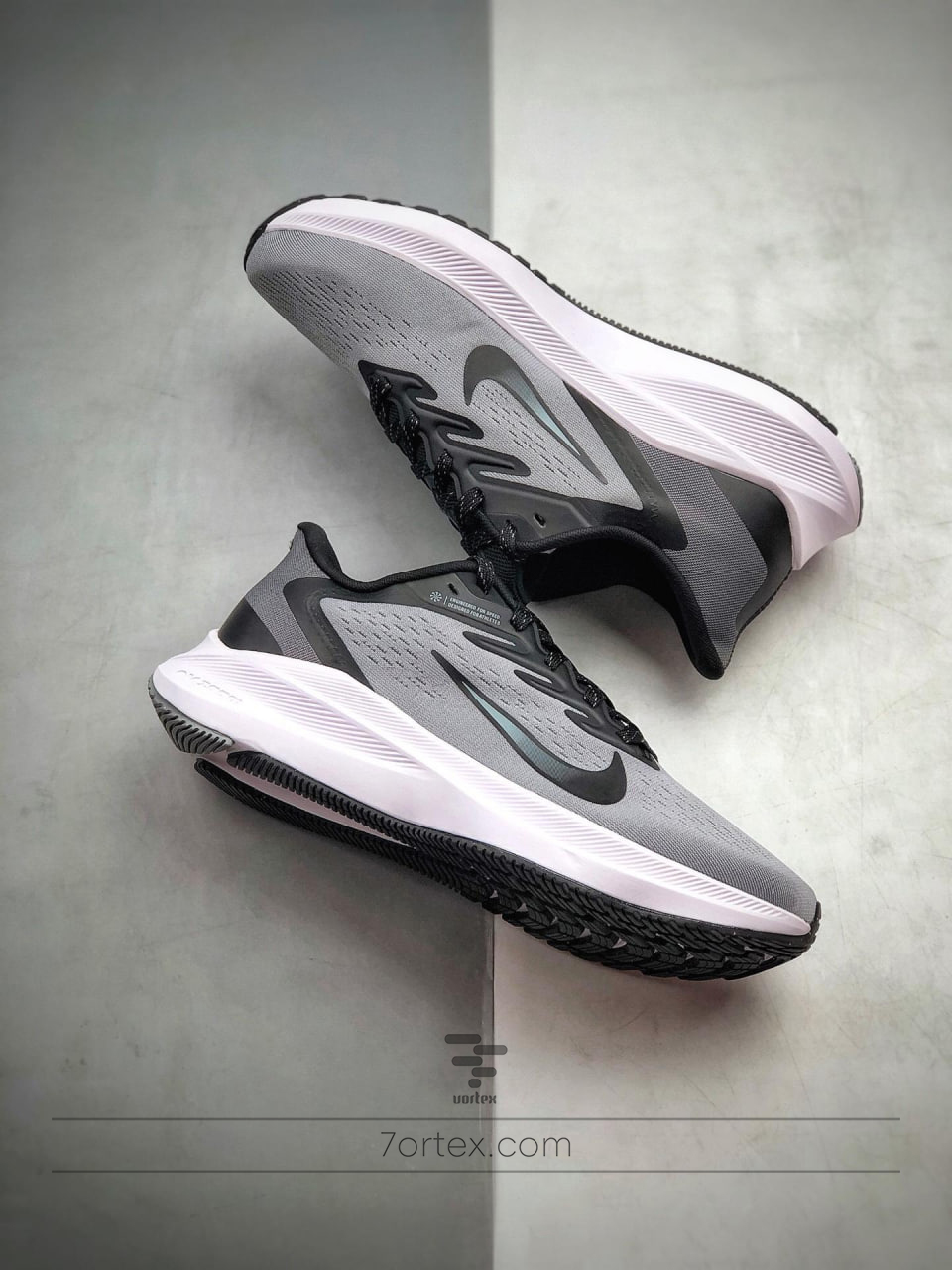 کتونی نایکی وینفلو7 مدل Nike Air Zoom Winflo 7 Grey - ورتکس